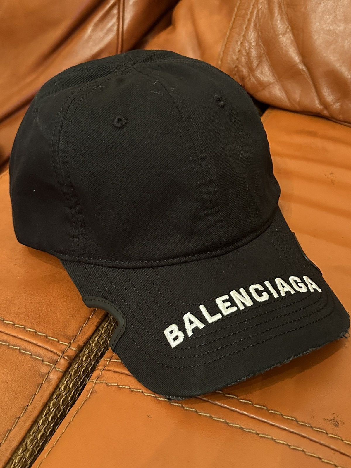 Balenciaga Balenciaga Notch Visor Logo Baseball Cap Black One Size ...