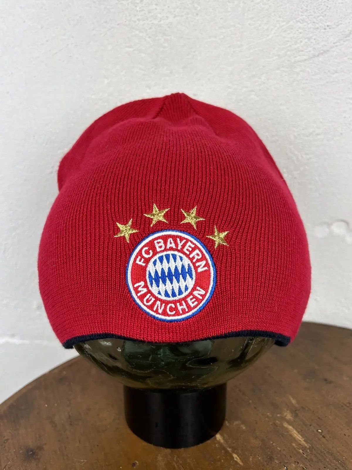 Soccer Jersey Vintage FC Bayern Munchen Embroidered Logo Reversible Hat ...