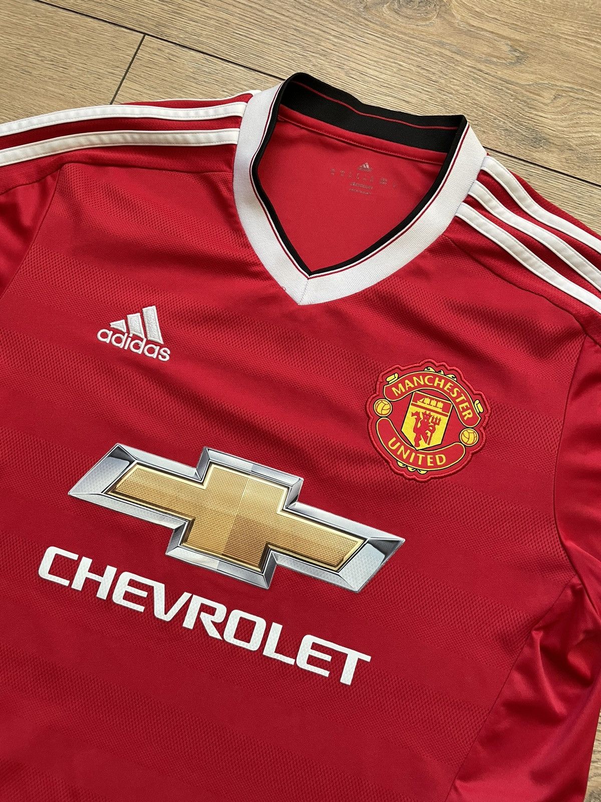Adidas Manchester United 15/16 home jersey football soccer y2k swag ...