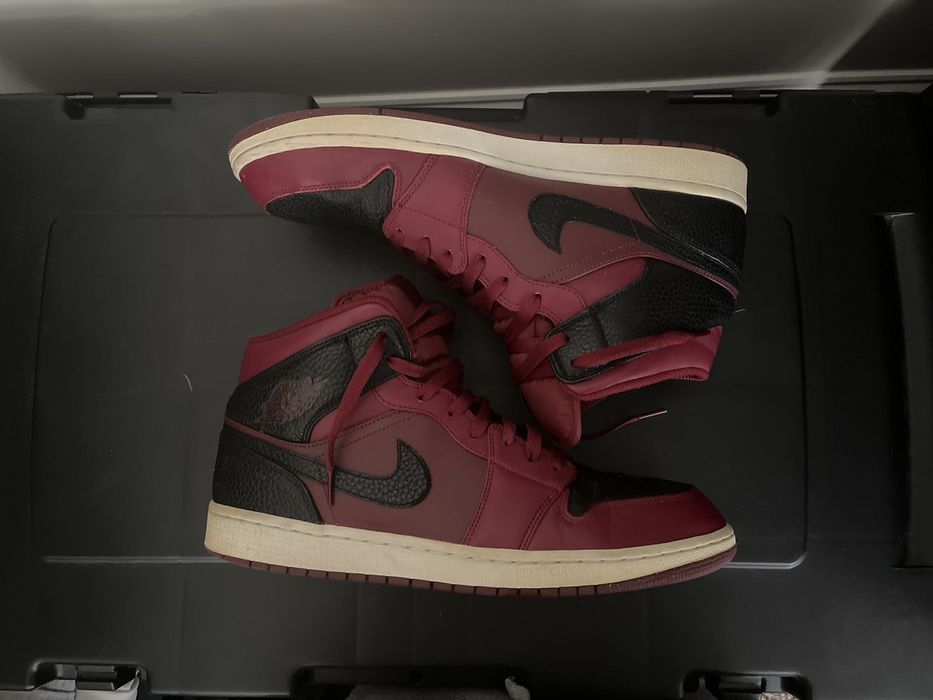 Nike Air Jordan 1 Retro Mid Grailed