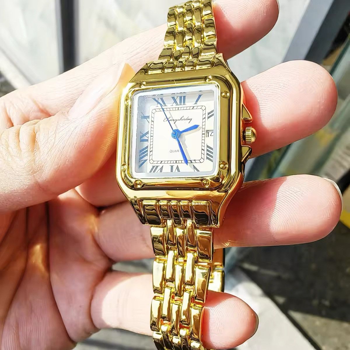 Streetwear × Watch 2000s Style Gold Rectangular Quartz Luxury Watch ...