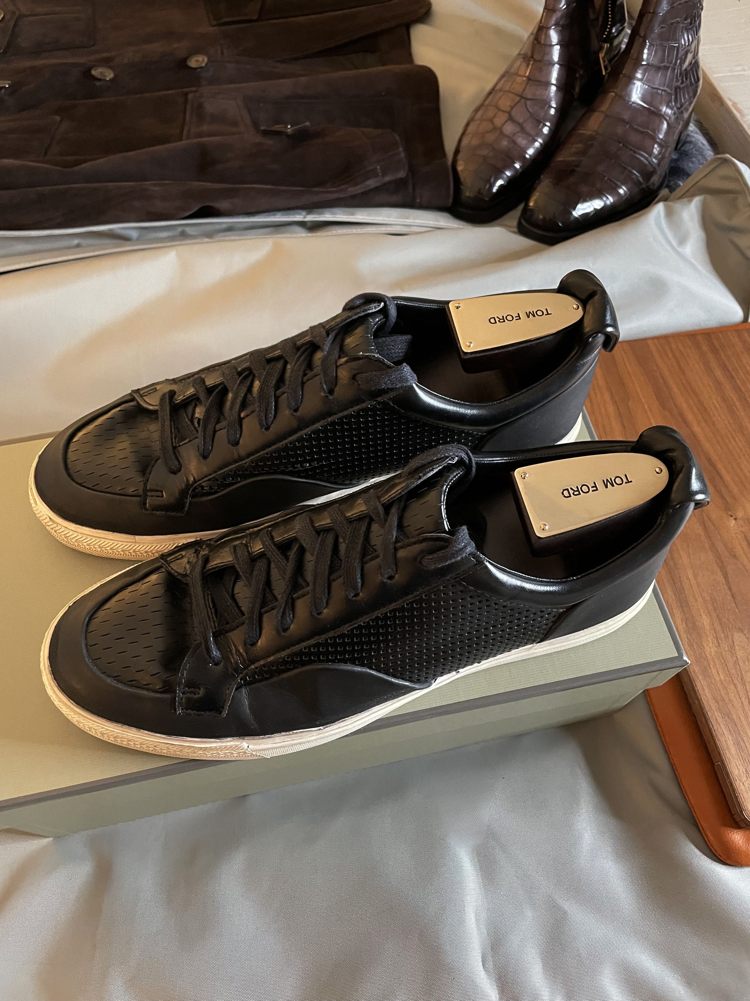Zara Effortless Cool Rare ZARA Black/White Sneakers, 11 US | Grailed