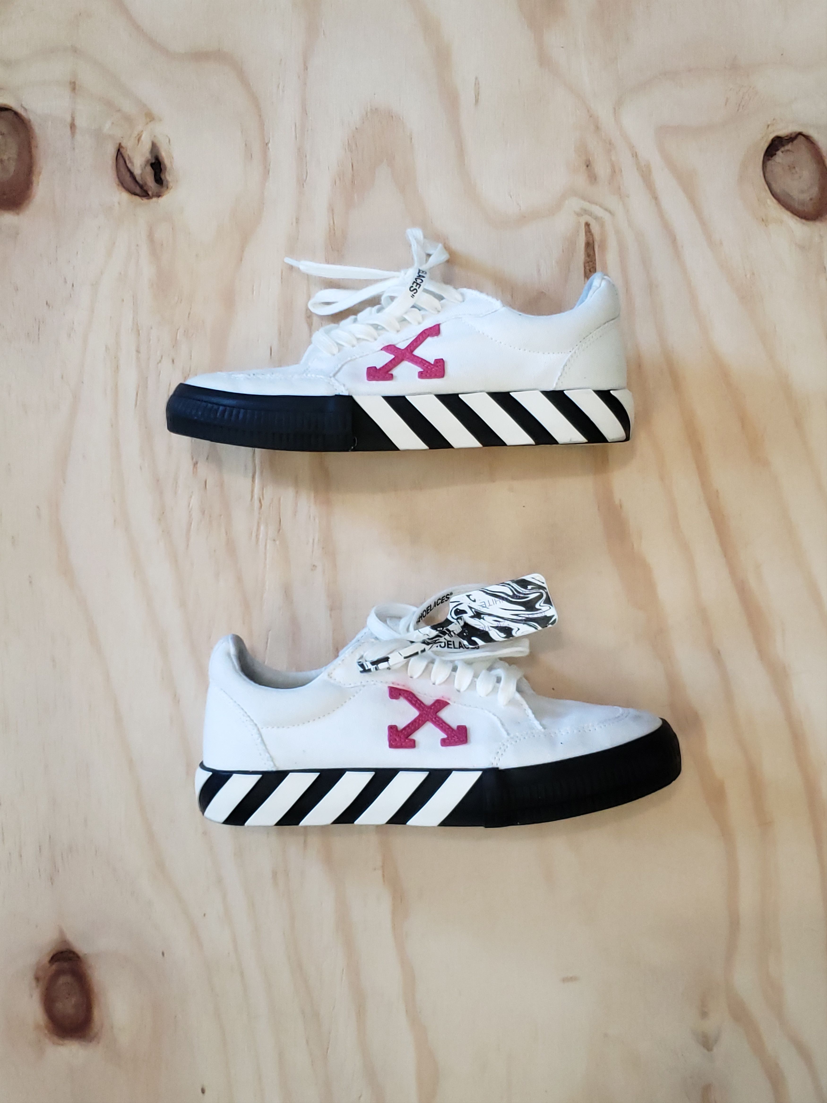 Hype × Off-White × Streetwear Off-White Low Vulcanized White Fuchsia ...