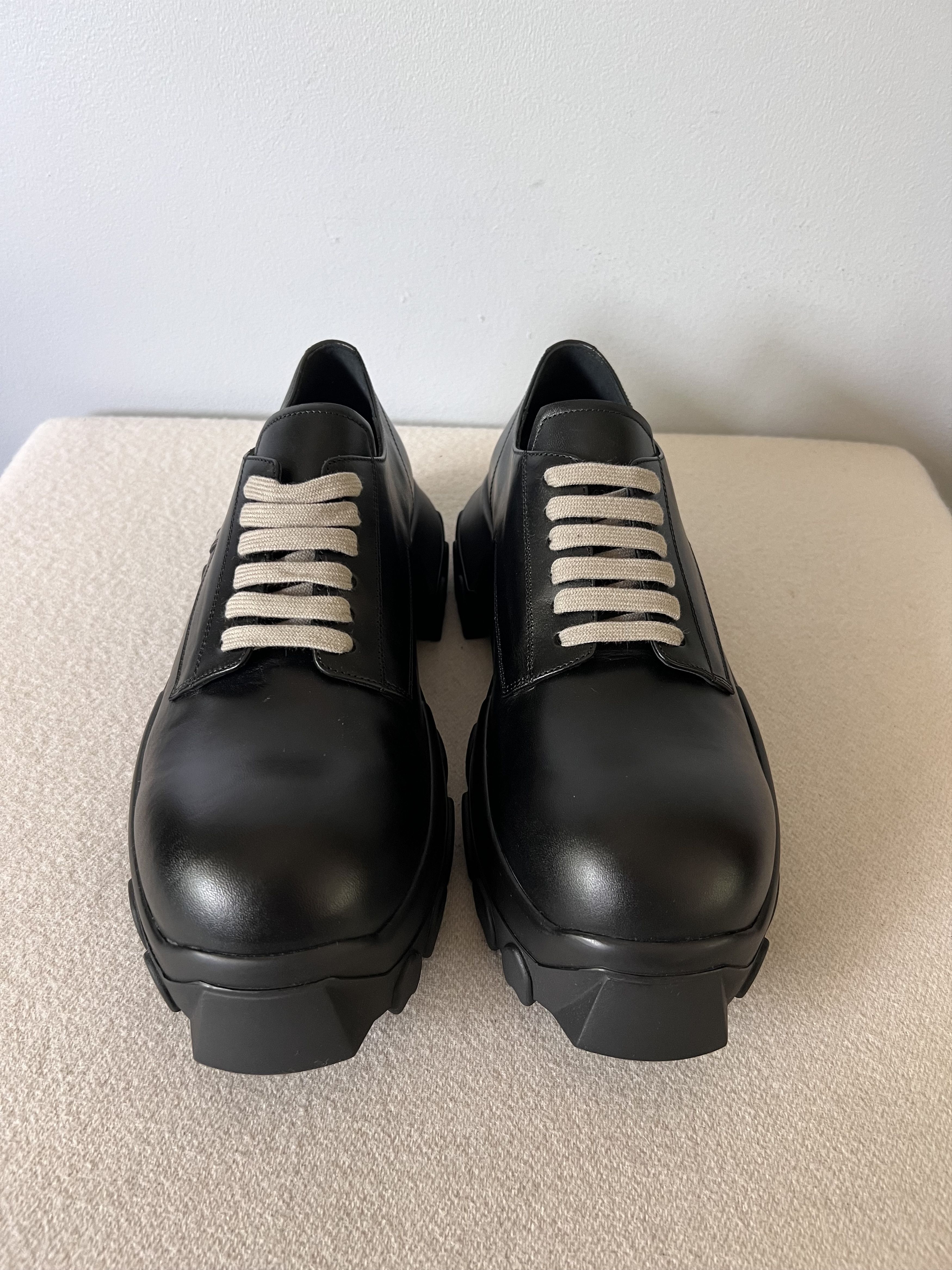 Rick Owens Rick Owens Laceup Bozo Low Top Tractor Boots in Black | Grailed
