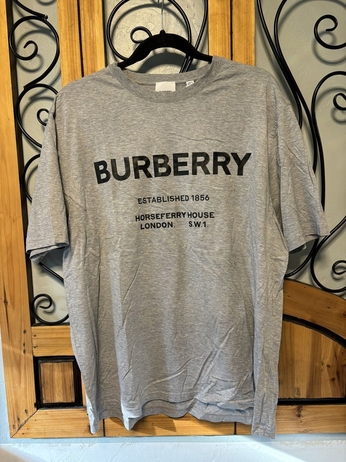 Burberry t shirt silver store