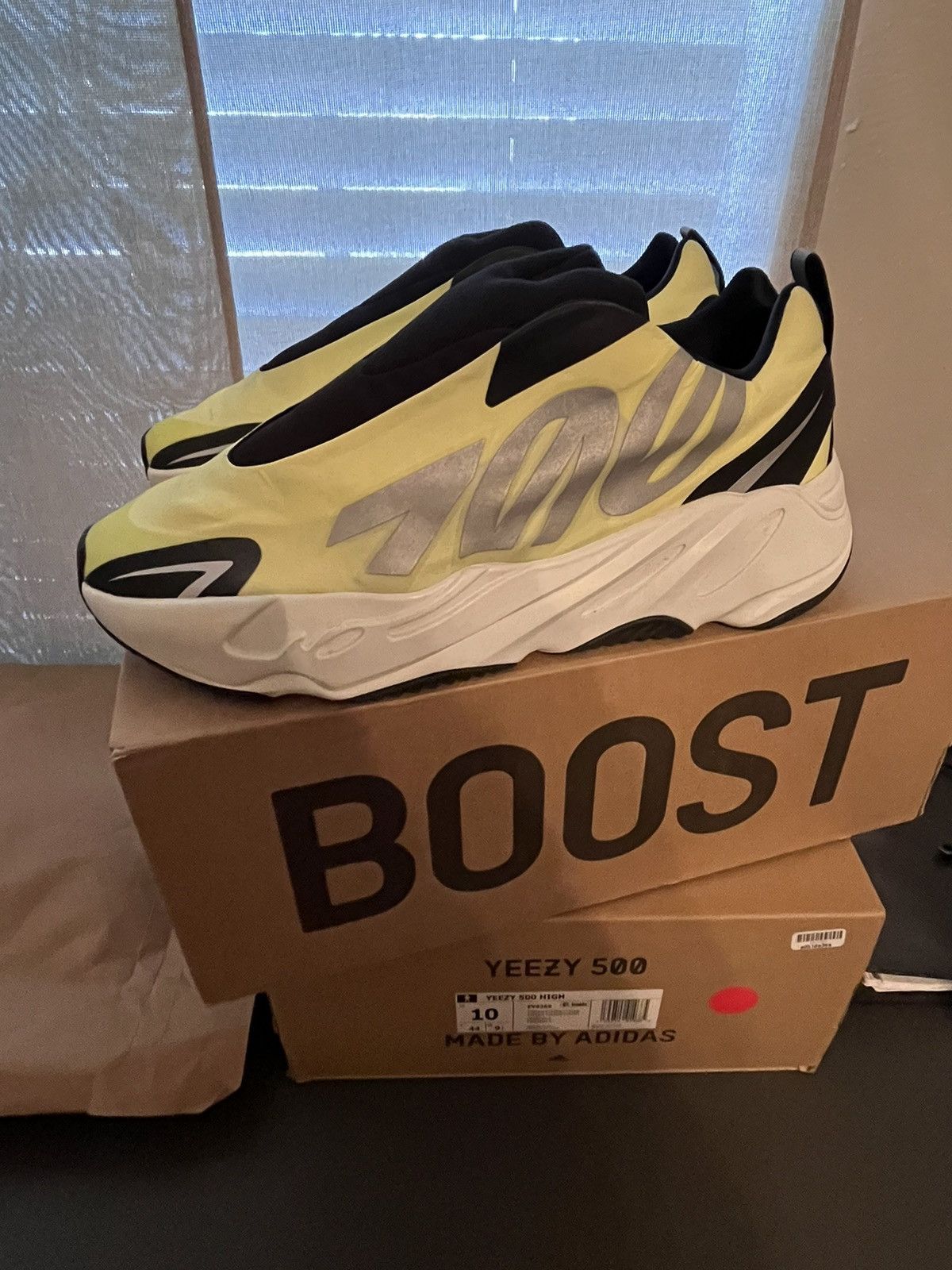 Adidas YZY 700 MNVN | Grailed