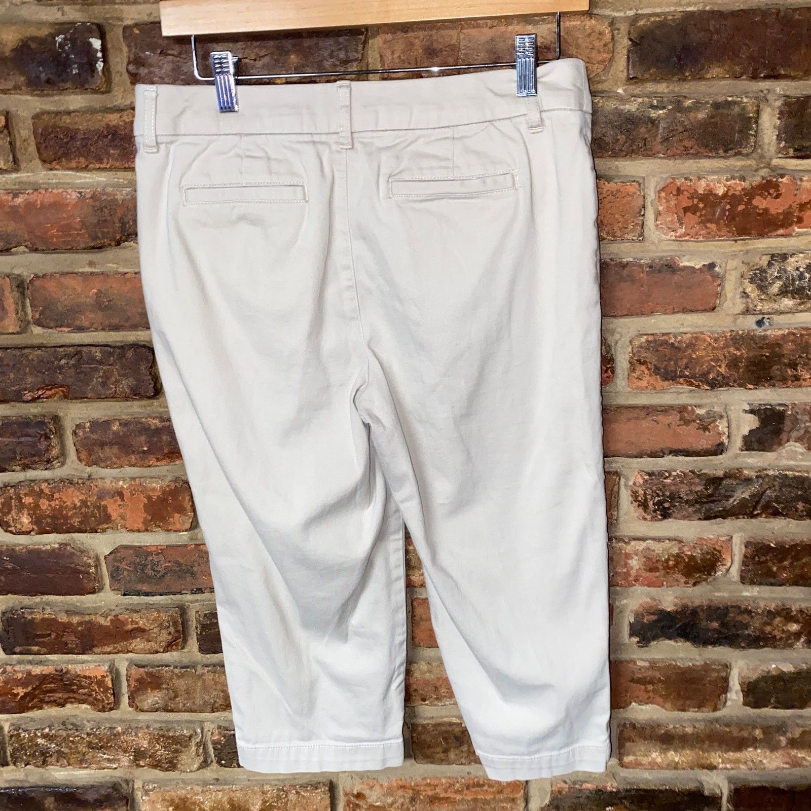 St. Johns Bay St. John's Bay Cream Flat Front Capri Cropped Pants Size ...