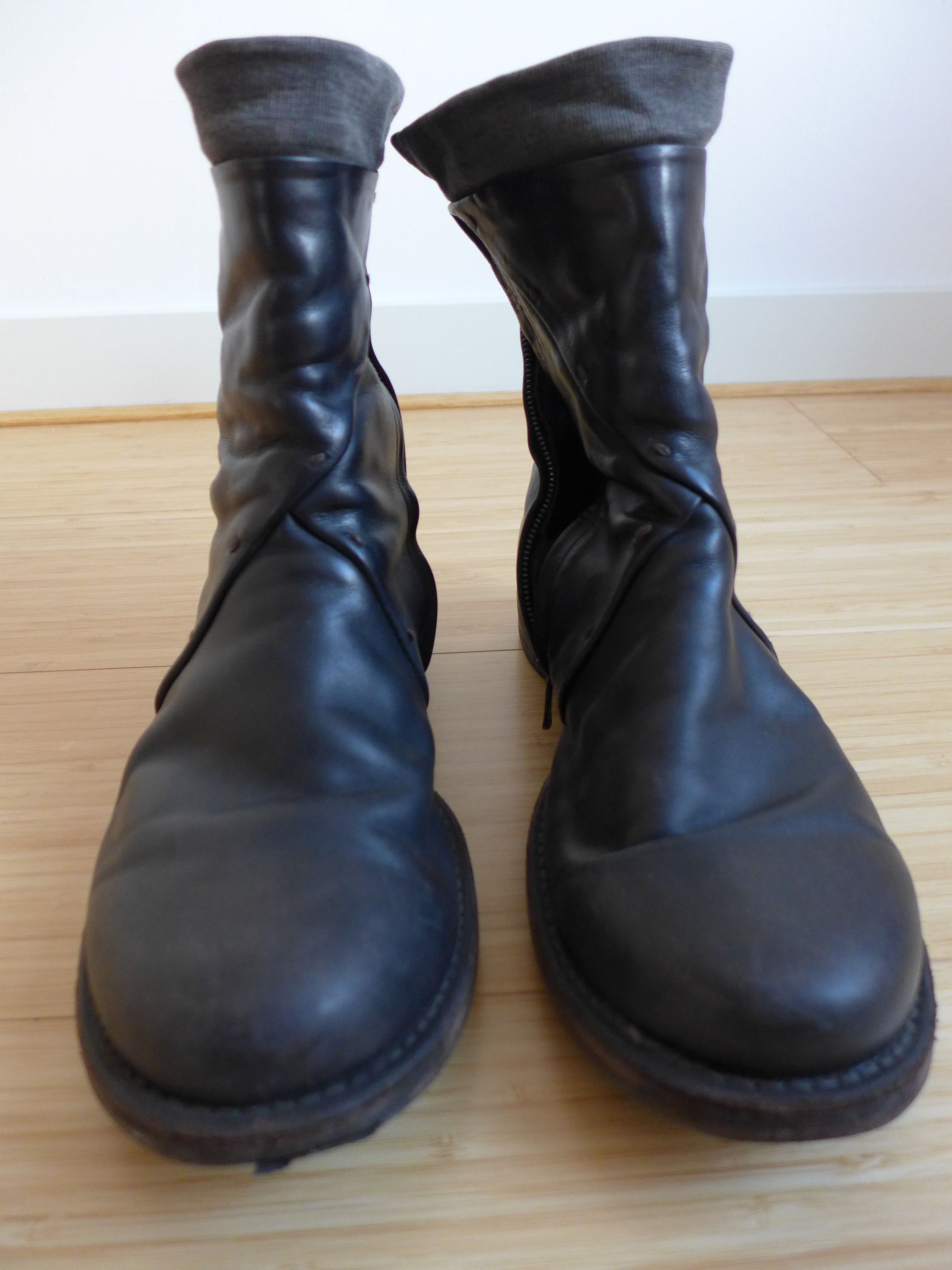 Devoa Side-zip boots with round heel | Grailed