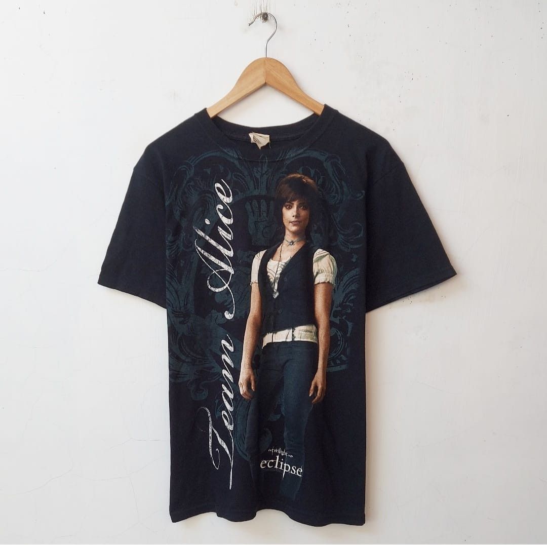 Movie × Vintage 2010 TWILIGHT Saga Eclipse Team Alice Tshirt | Grailed