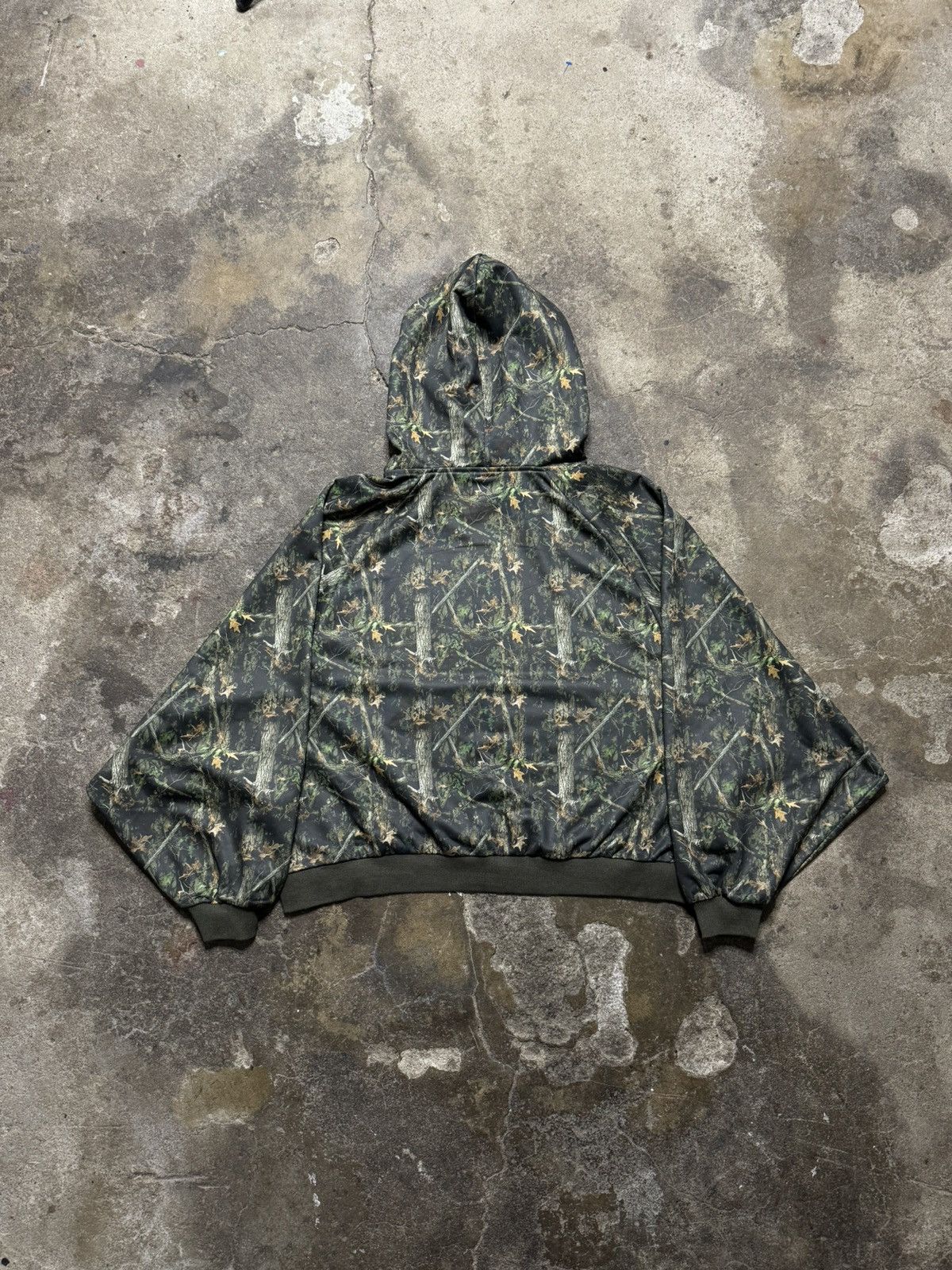 Streetwear RealTree Praying Boxy Hoodie | Grailed