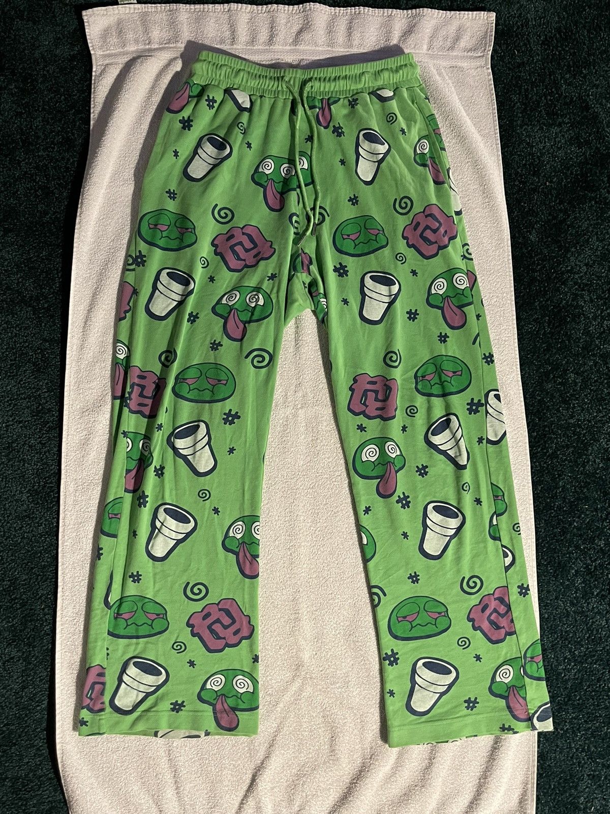 Hypebeast × Pyjama Clothing × Very Rare RR Frog Pjs Really Rich | Grailed