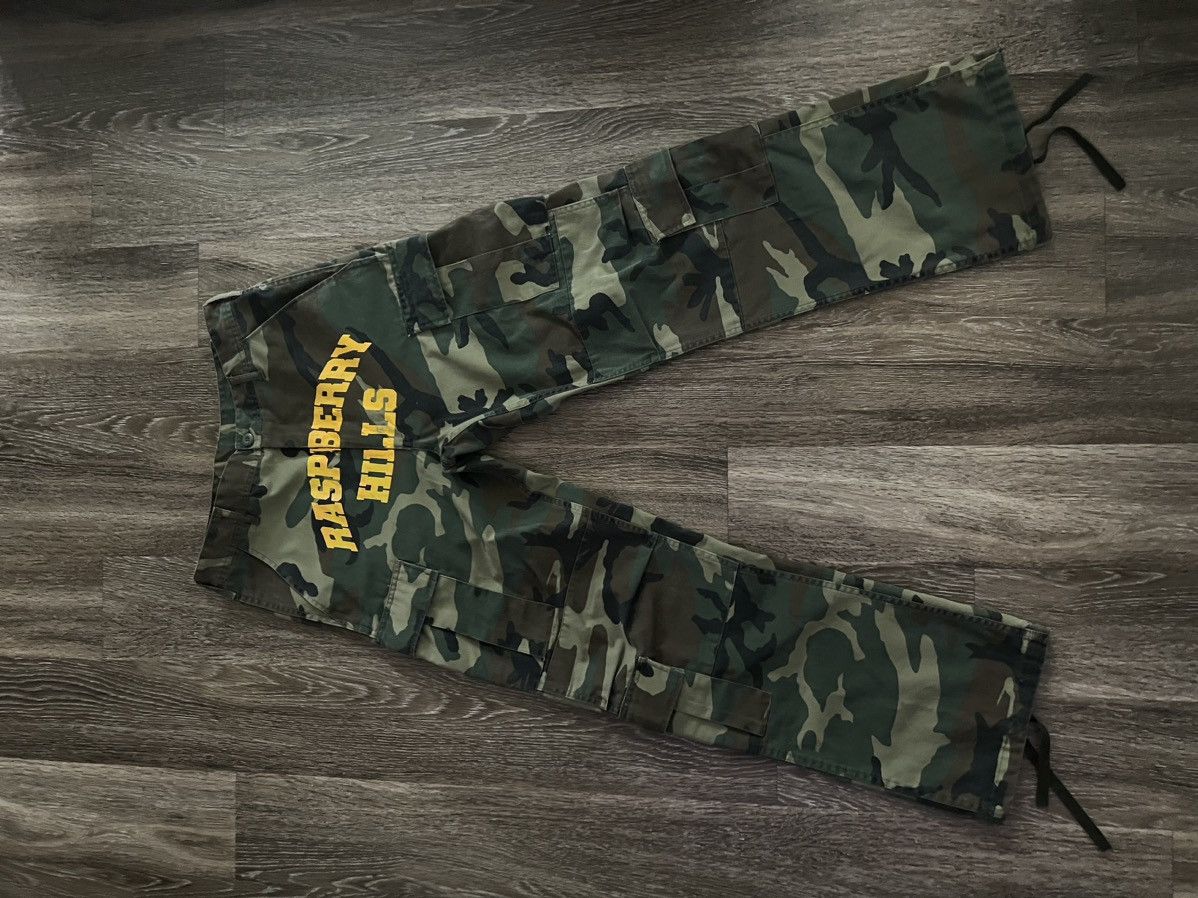 Streetwear × Vintage Gv gallery raspberry hills Camo pants | Grailed
