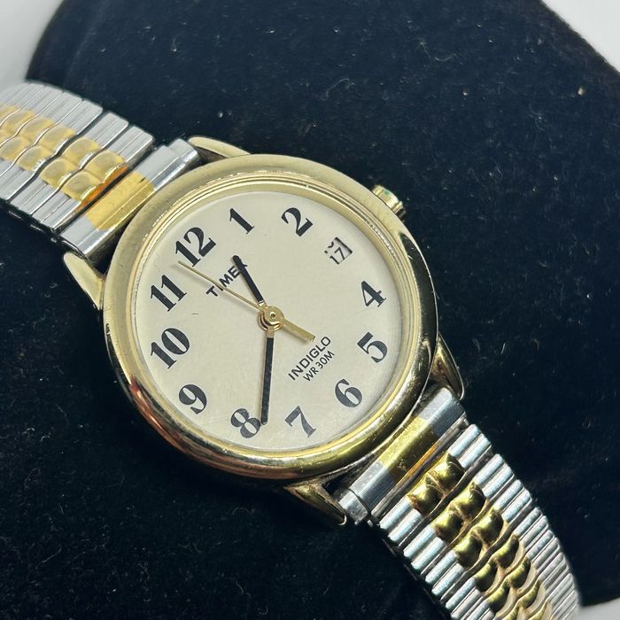 Timex Timex Indiglo V7 Two Tone WR 30M Expandable Band Women Watch | Grailed