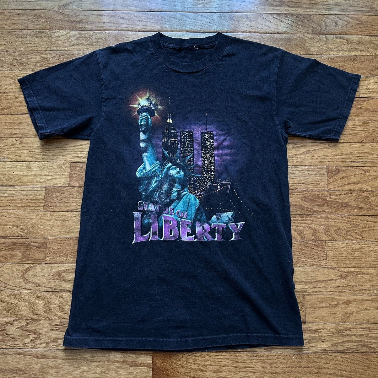 Vintage Vintage 90s/Y2K New York Statue of Liberty Twin Towers Shirt ...