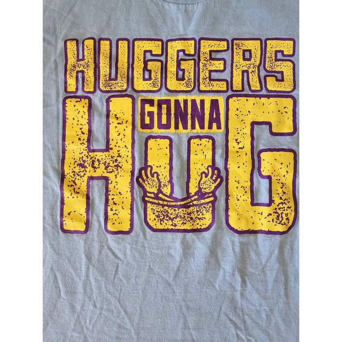 Wwe WWE Authentic Bayley Huggers Gonna Hug Pro Wrestling Tee M | Grailed