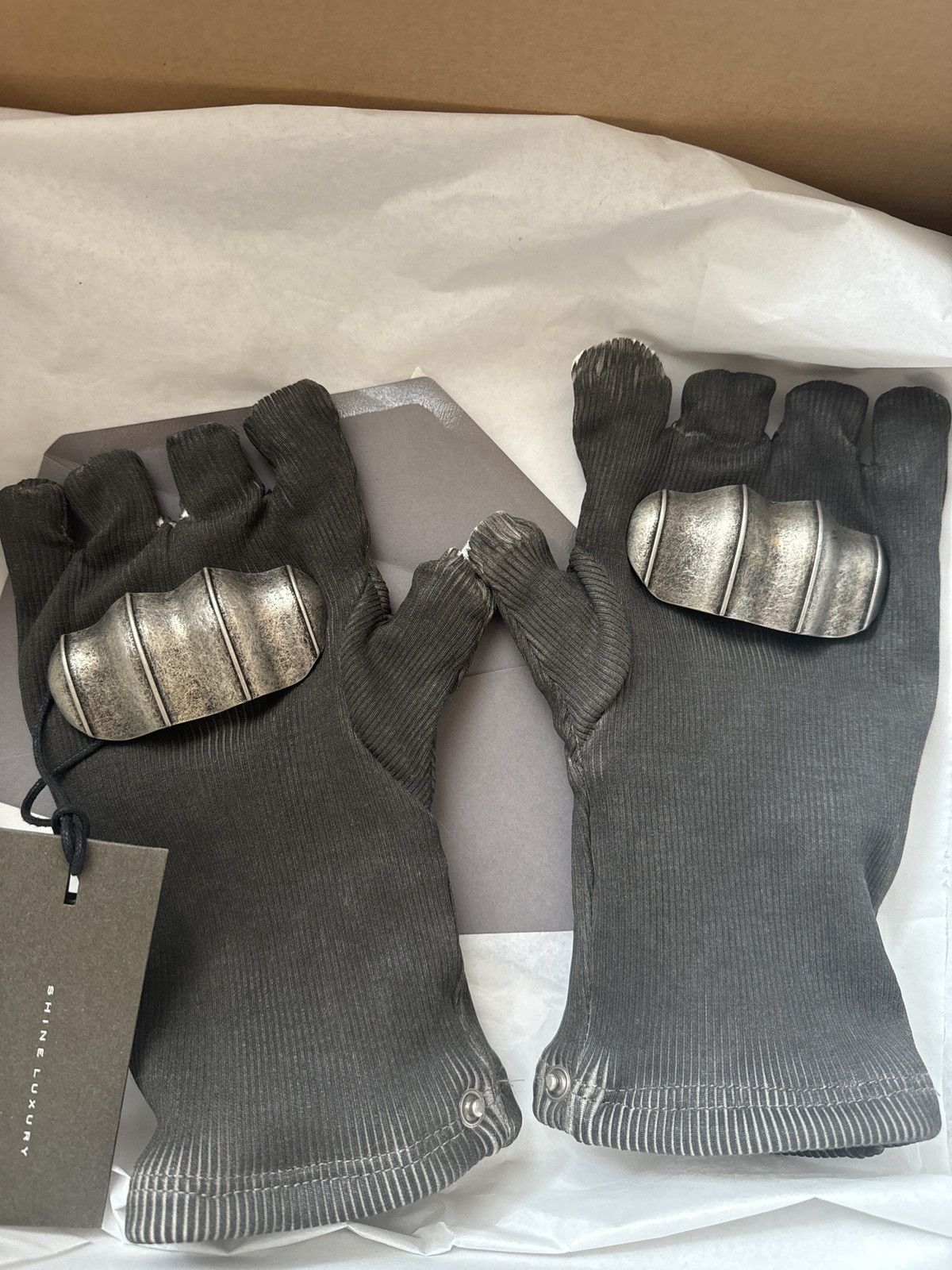 SHINE LUXURY Shine Luxury "Chestus" Killer Prosthetic Gloves - Zilla ...
