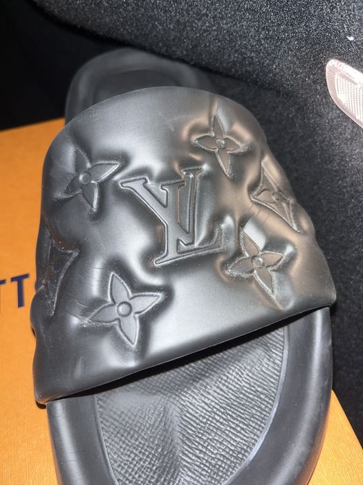 Louis Vuitton Lv slides | Grailed