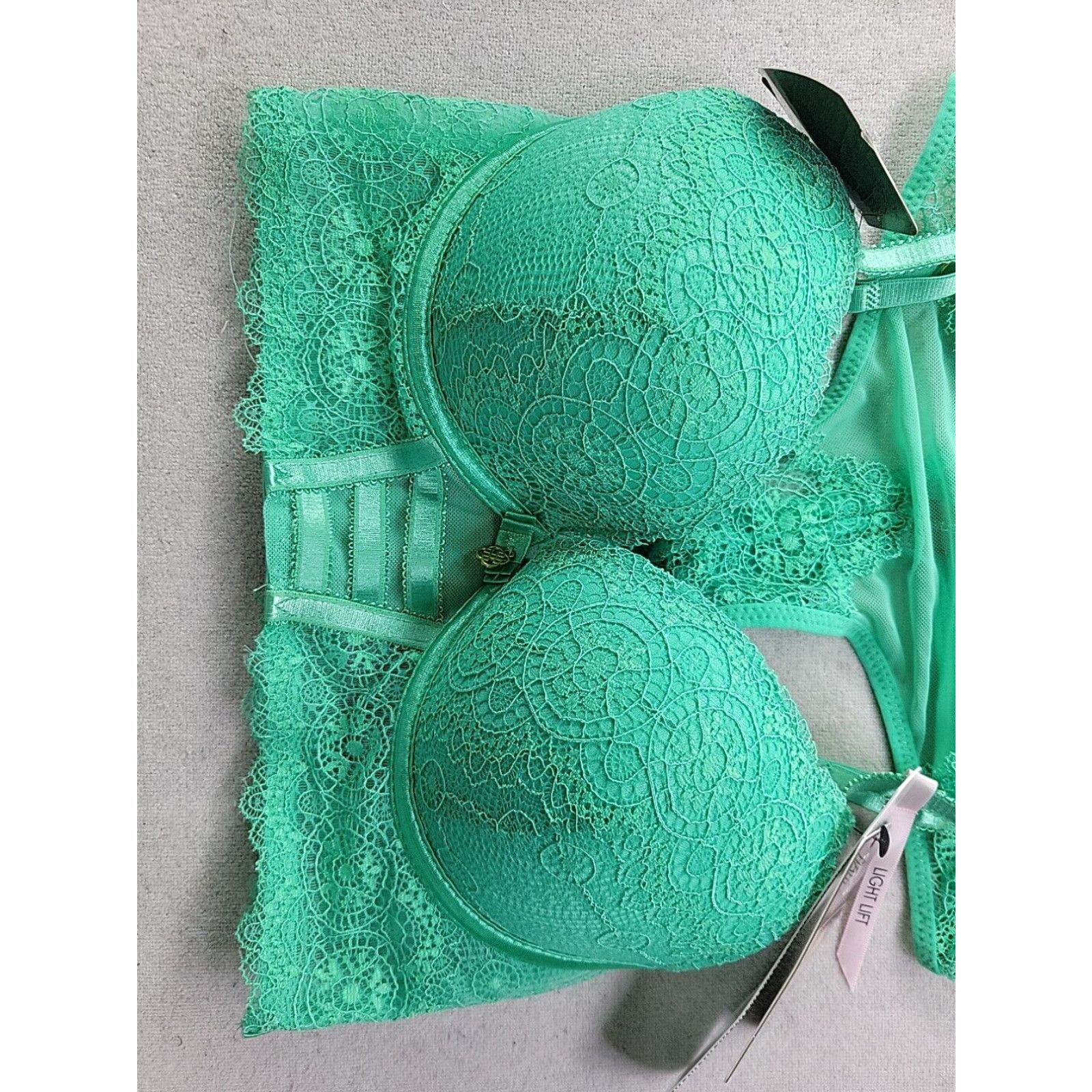 Vintage NEW Daisy Fuentes Intimates Women's 34B Jade Lace Longline Bra ...