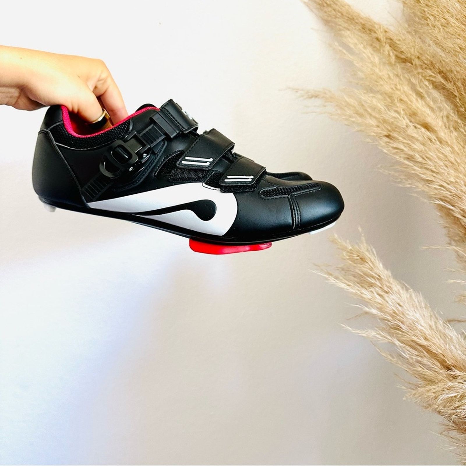 Peloton PELETON Black White Red Velcro Clip In Cleats Cycling Shoes ...