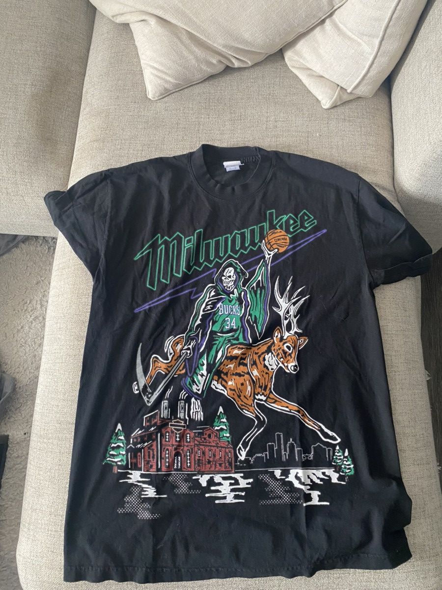 Warren Lotas Warren Lotas Milwaukee Bucks Tee | Grailed