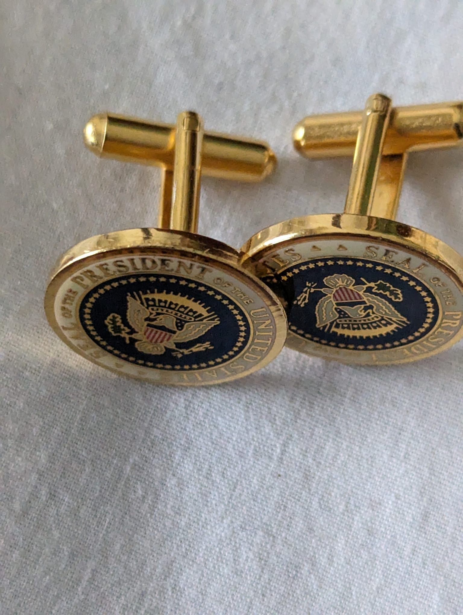 Vintage Cufflinks - seal of the US President George Bush | Grailed