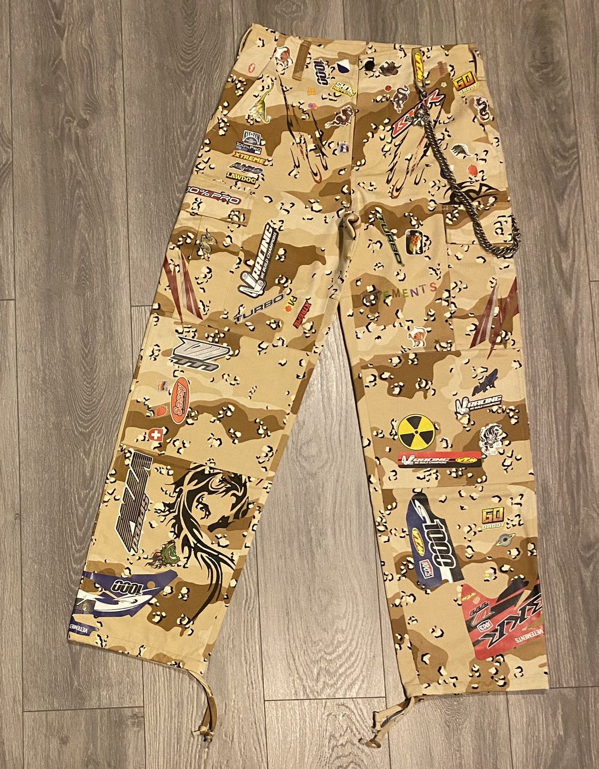 Vetements VETEMENTS 2019 Camouflage Sticker Cargo Pant | Grailed