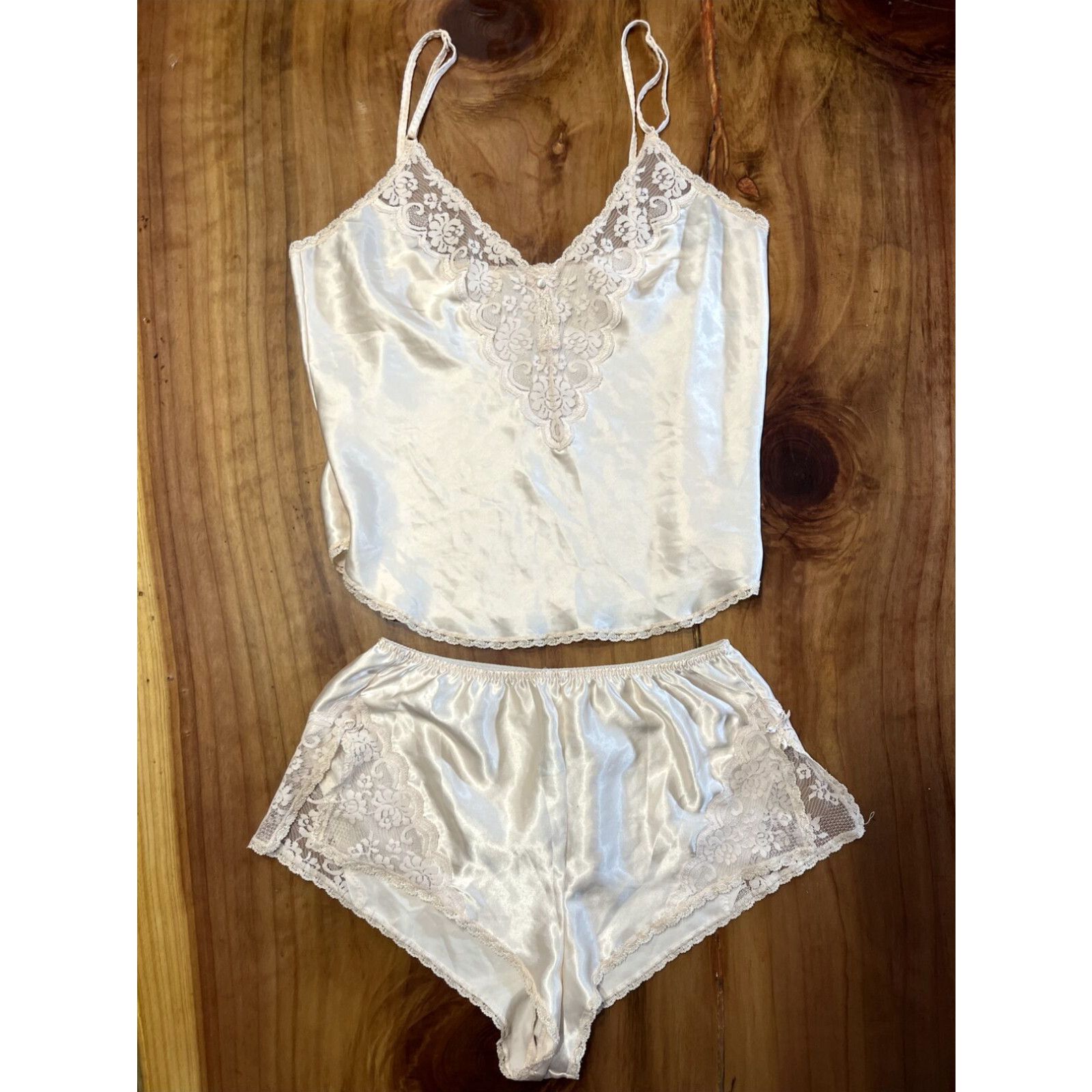 Vintage Vintage 90's Maidenform Chantilly Lingerie Set Y2K Lace 2 piece ...