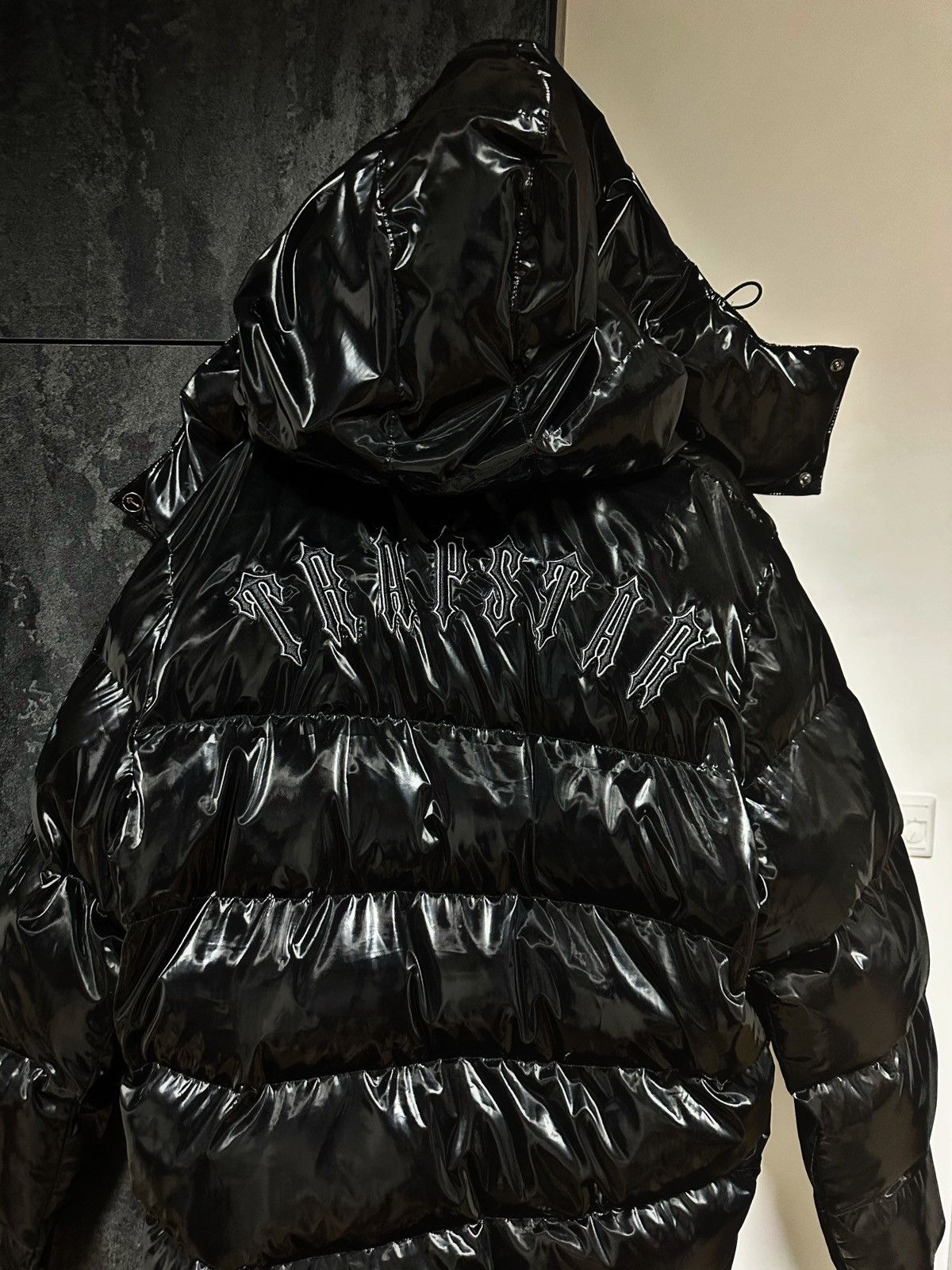 Trapstar London Trapstar Irongate Detachable Hooded Shiny Puffer Jacket ...