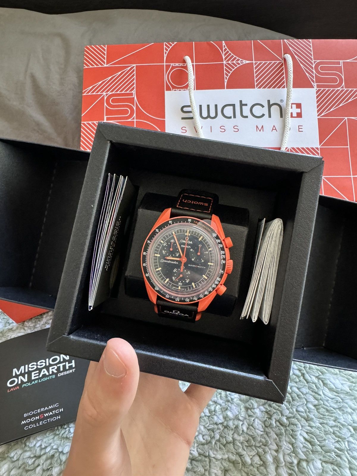 Omega × Swatch Swatch x Omega Bioceramic Moonswatch LAVA - Fast Ship ...