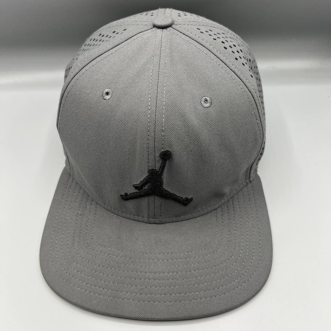 Jordan Brand Air Jordan Trucker Hat Men Embroidered Logo Snap Back Cap ...