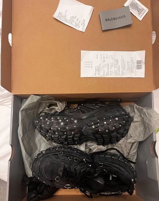 Balenciaga Balenciaga Screw Bouncer TRAINERS with PIERCINGS in black ...