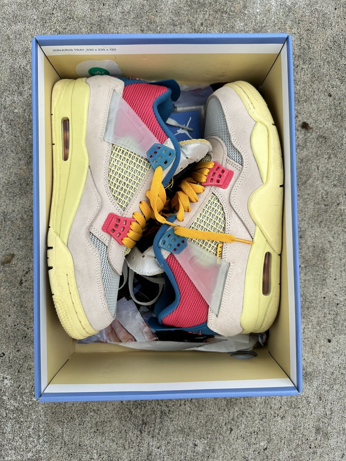 Jordan Brand × Union La 4 retro ‘guava’ (cut tongue) | Grailed