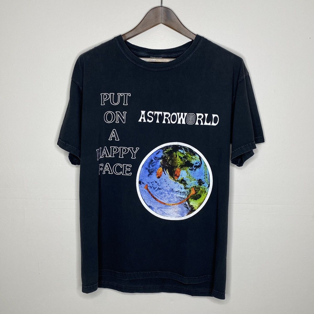 Travis Scott Travis Scott Astroworld Happy Face / Down to Earth Tee ...