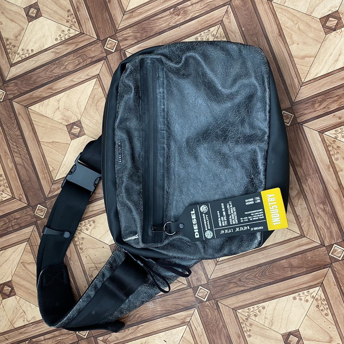 Bag × Diesel × Streetwear Diesel Leather Waterproofed Messenger Sling ...