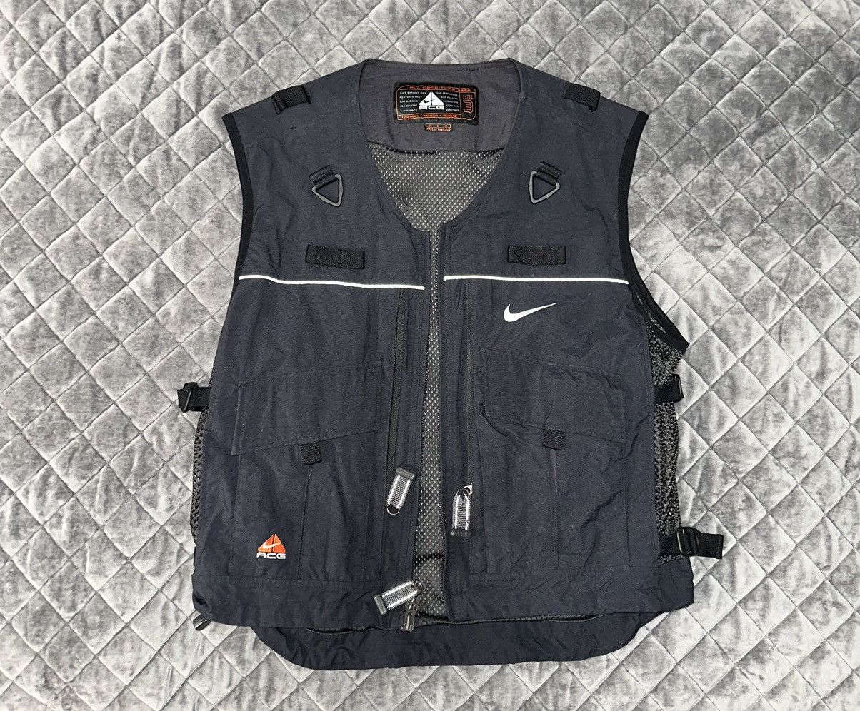 Nike ACG RARE Vintage Nike ACG Vest | Grailed