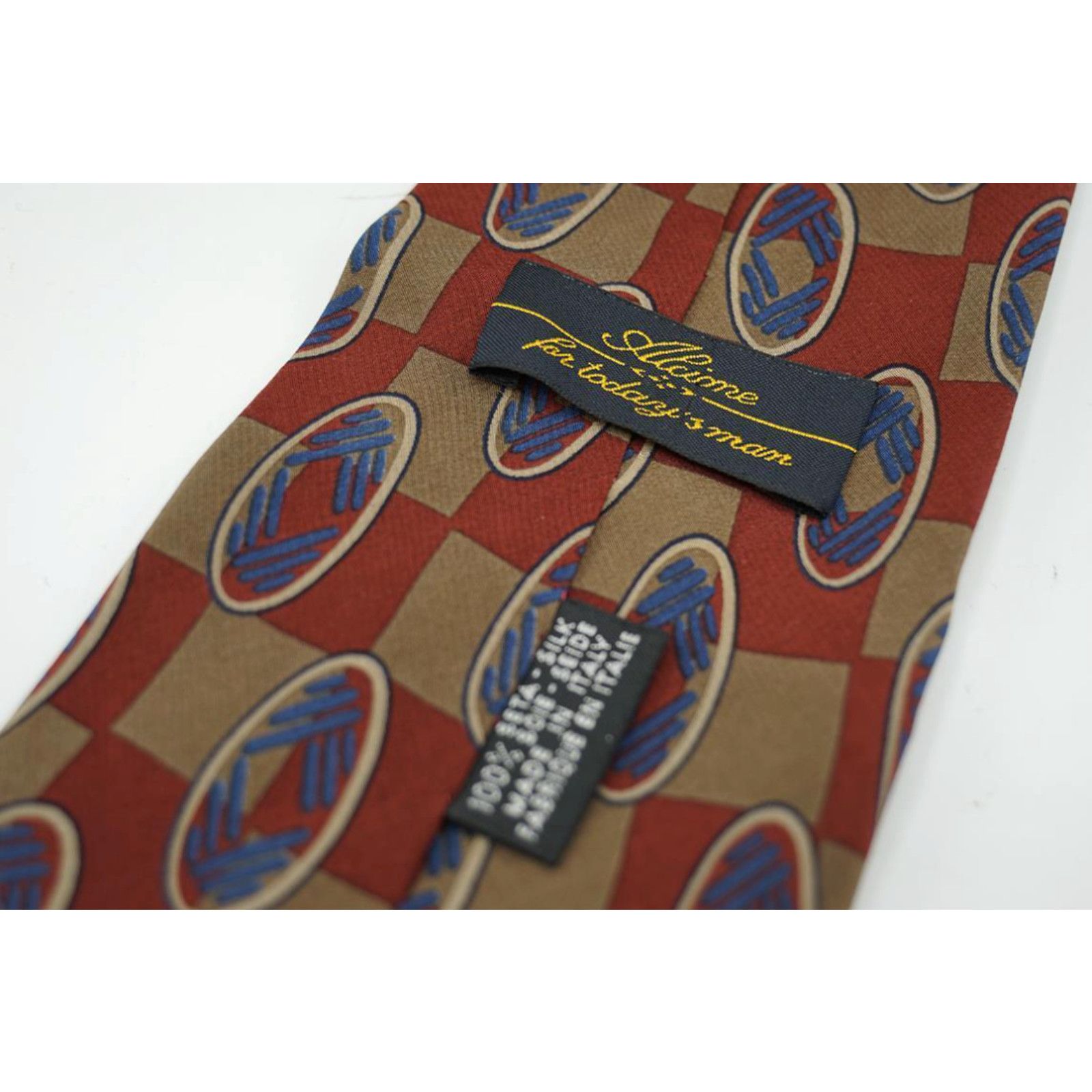 Vintage Luxurious Italian Designed Alcione Silk Necktie For The Modern ...
