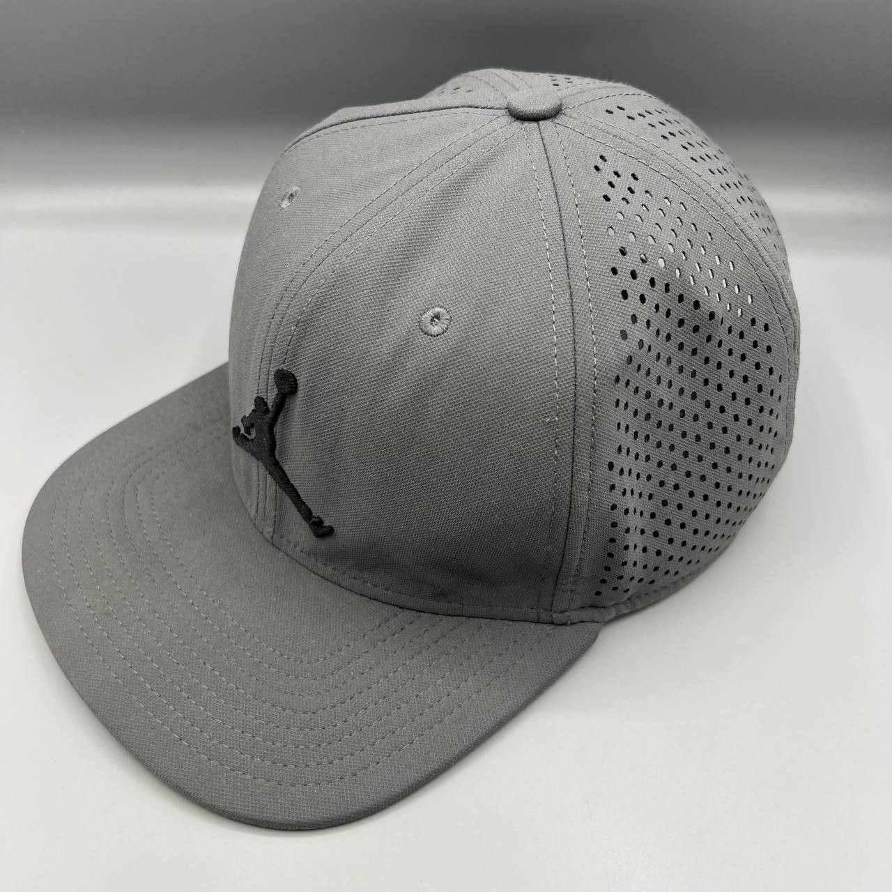 Jordan Brand Air Jordan Trucker Hat Men Embroidered Logo Snap Back Cap ...