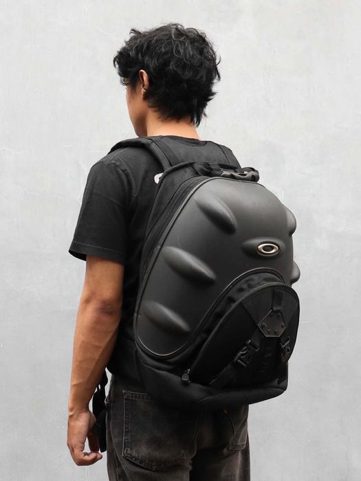 Oakley Oakley Hardshell Backpack Black - Y2K Bag | Grailed