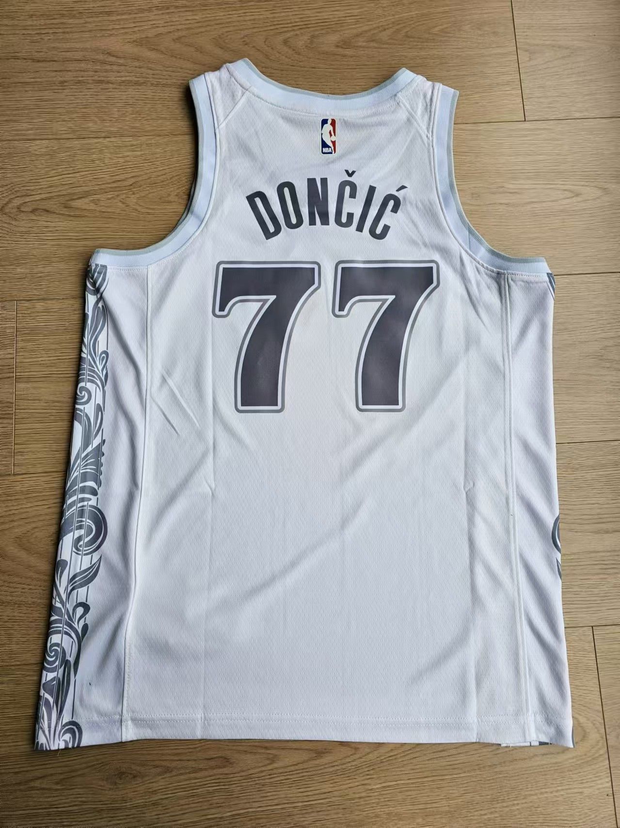 NBA Dallas Mavericks 77 Luka Dončić Jersey 2025 City Edition M | Grailed