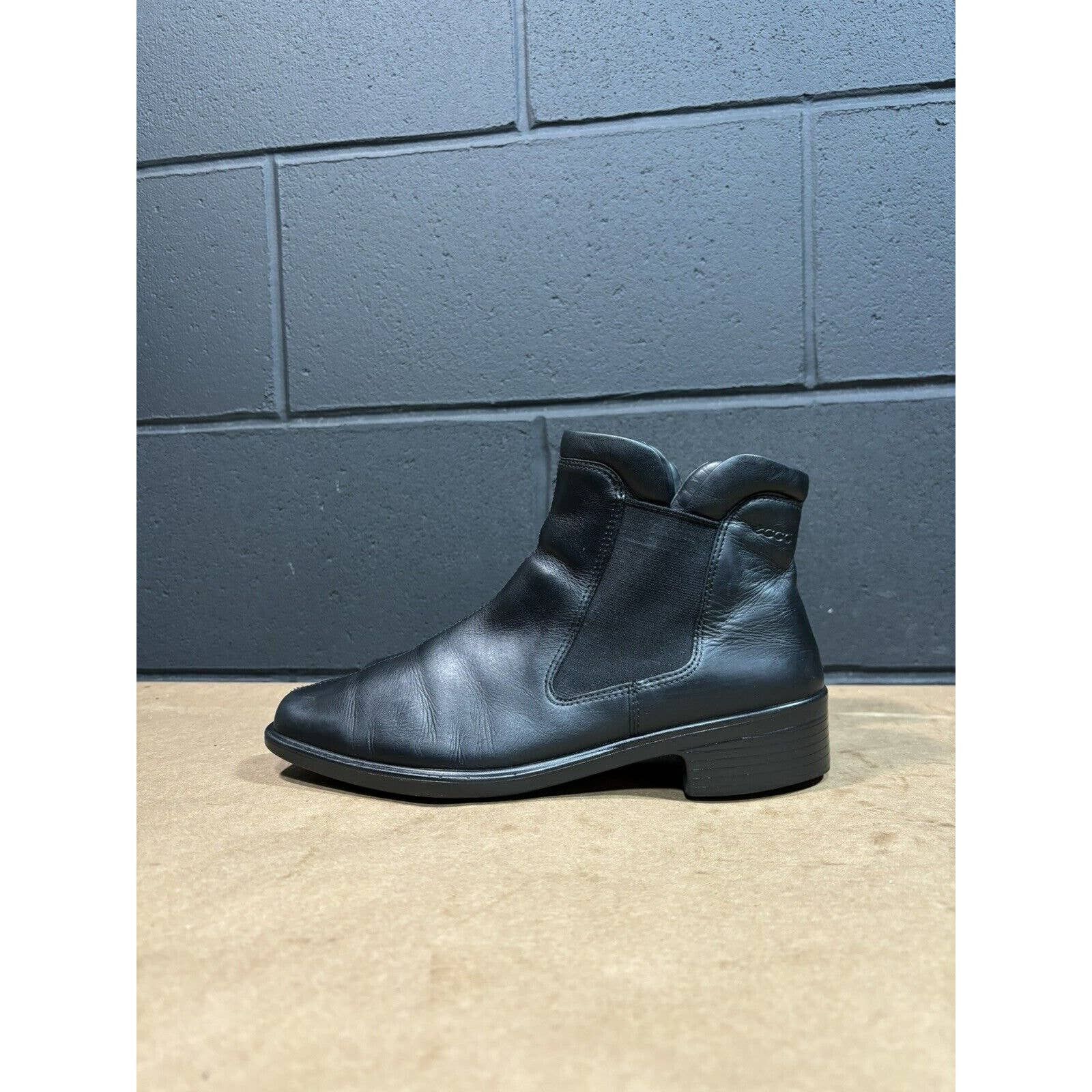 Ecco Ecco Light Black Leather Square Toe Chelsea Boots Men’s 7.5 | Grailed