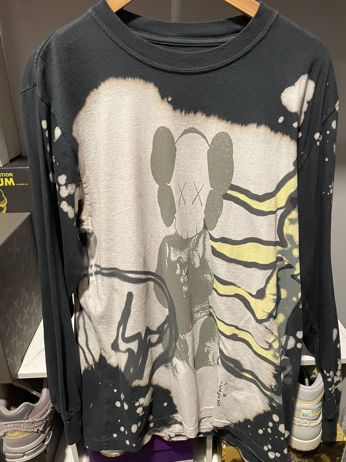 Fragment Design × Kaws × Travis Scott Travis Scott x Fragment x Kaws ...