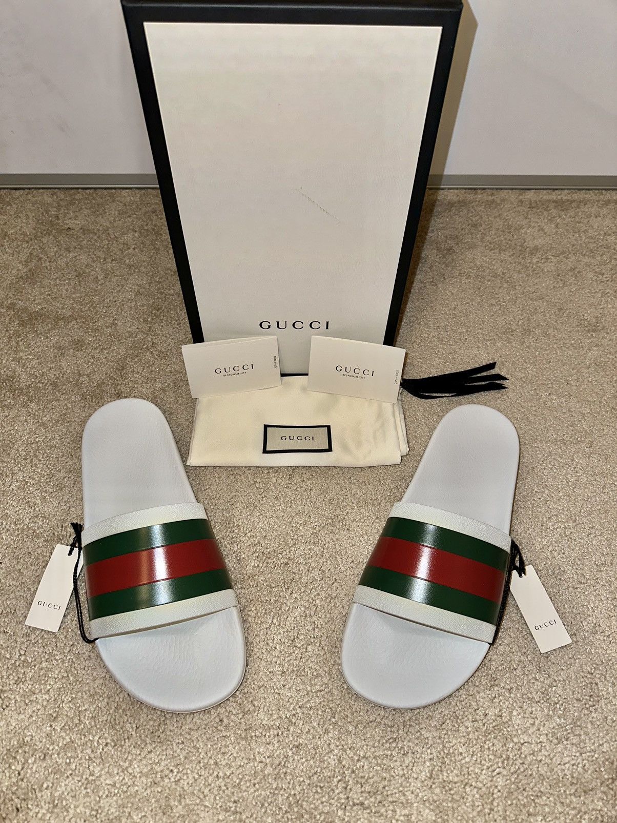 Gucci Men’s Gucci Signature Slides | Grailed
