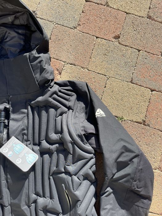 Nike ACG Black Nike ACG Goretex Inflatable Jacket | Grailed