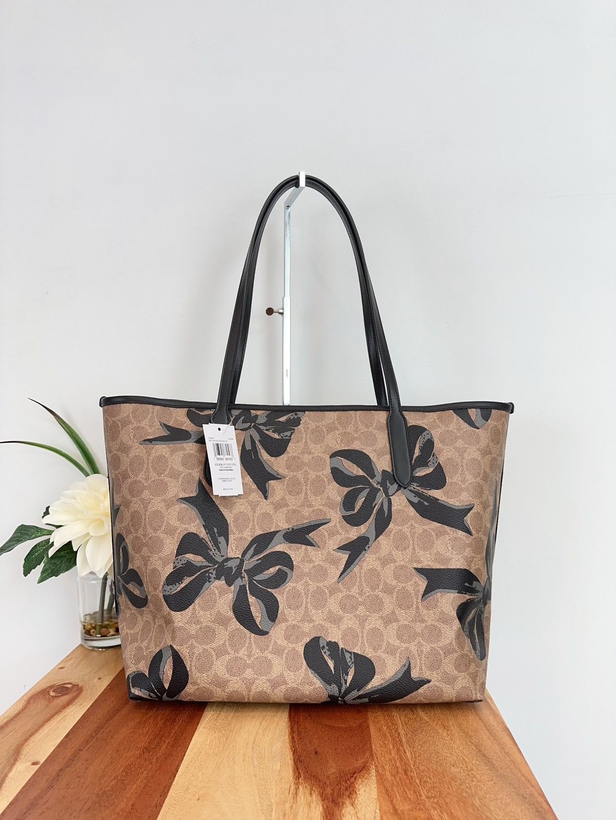 Coach NWT Coach City Tote Bag In Signature Canvas With Bow Print | Grailed