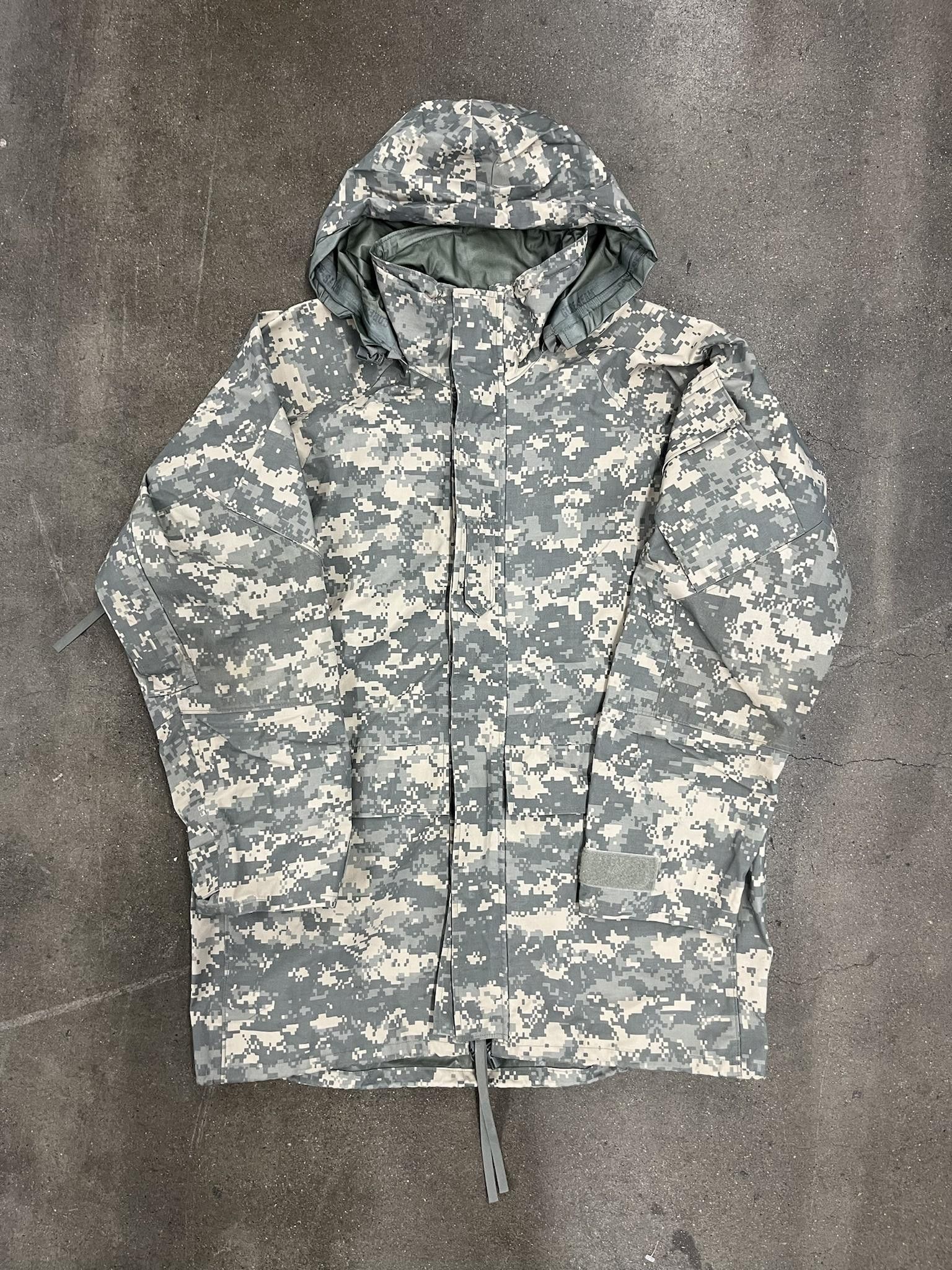 Vintage US Navy NWU Type III Goretex Parka (No Liner) | Grailed