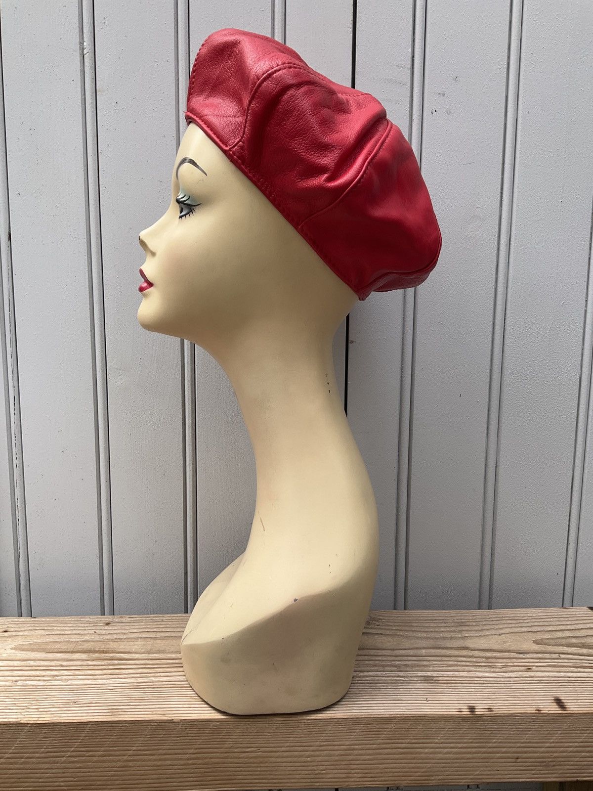 Vintage 90's beret in red leather | Grailed