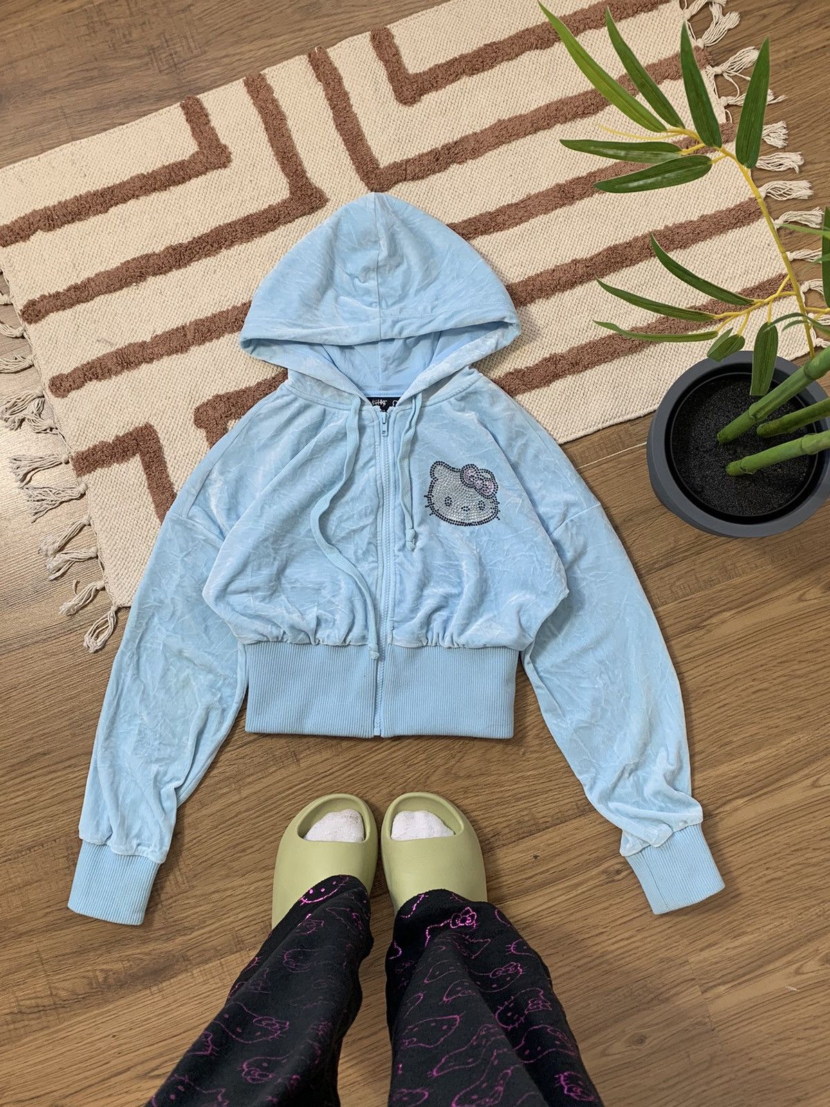 Cartoon Network × Japanese Brand × Streetwear HELLO KITTY VELOUR 2000s ...