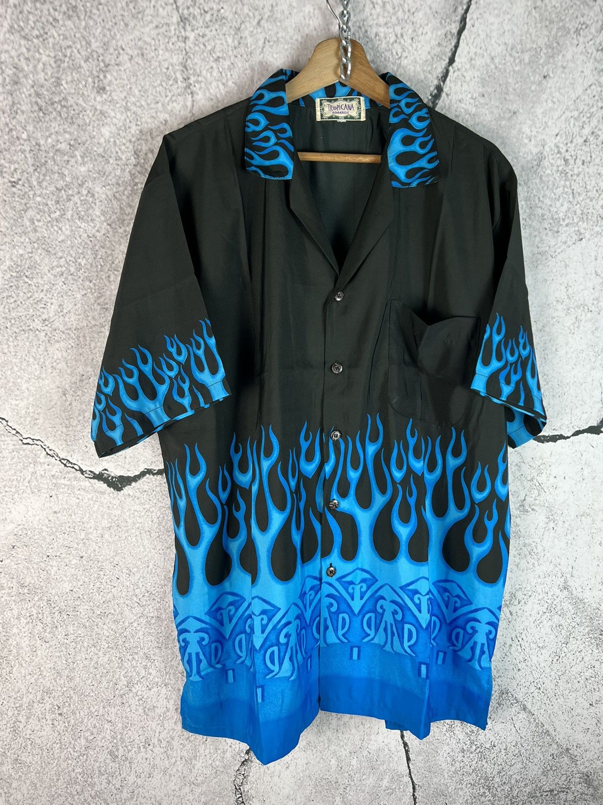 Streetwear × Vintage Vintage Ricky TPB Y2K Style Flames Dragon Button ...