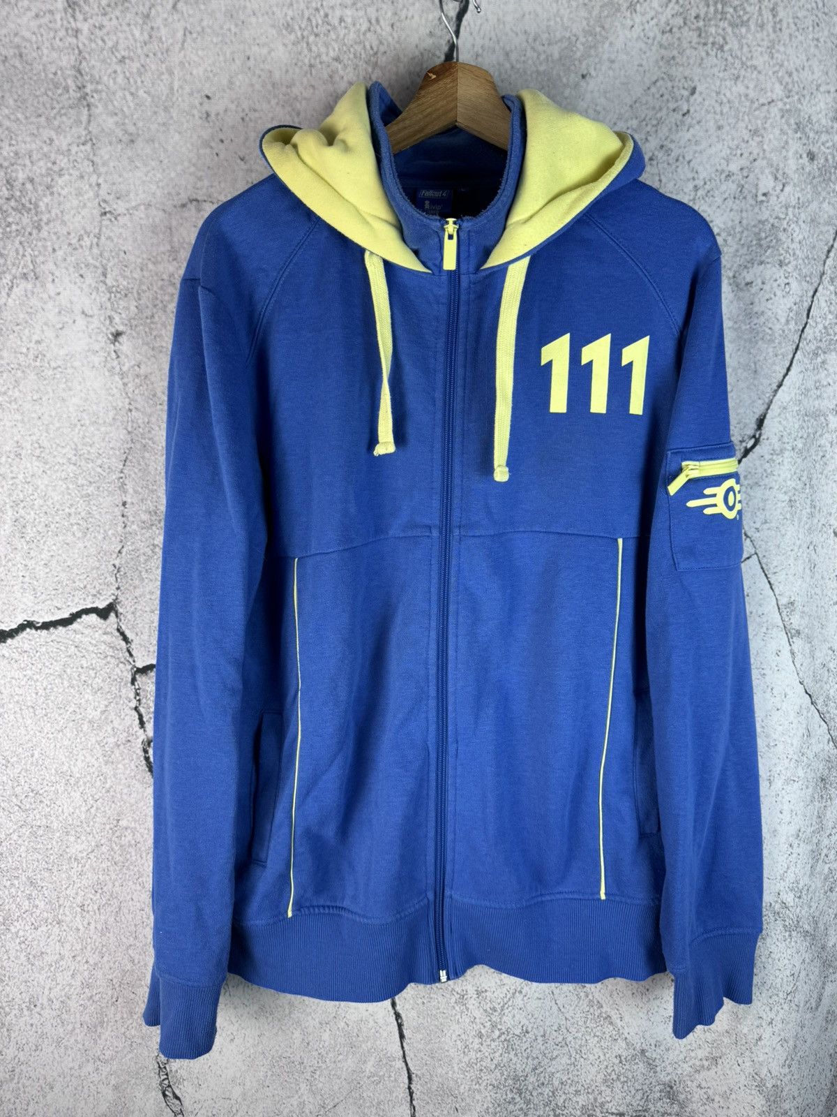 Vintage Fallout 4 Vault “111” Zip Hoodie | Grailed
