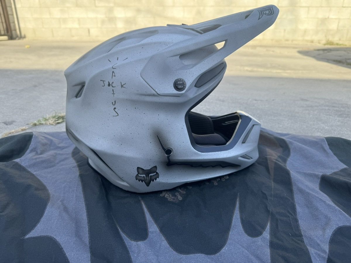 Fox Racing × Travis Scott Travis Scott x Fox Racing Complexcon ...